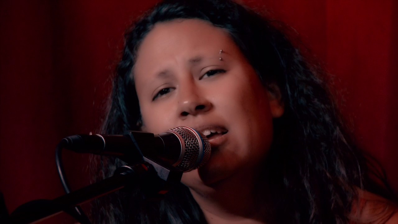 Sandra Dolores Swanfeldt "Born Good" "Songwriters at Sunset" - YouTube