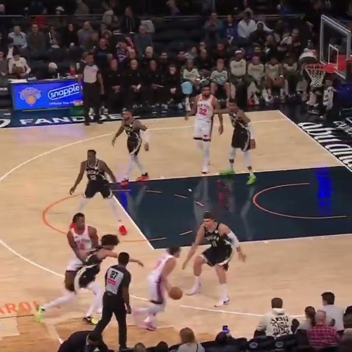 Jalen BRUNSON come MELO! 44 PUNTI al MSG e Bucks KO - YouTube