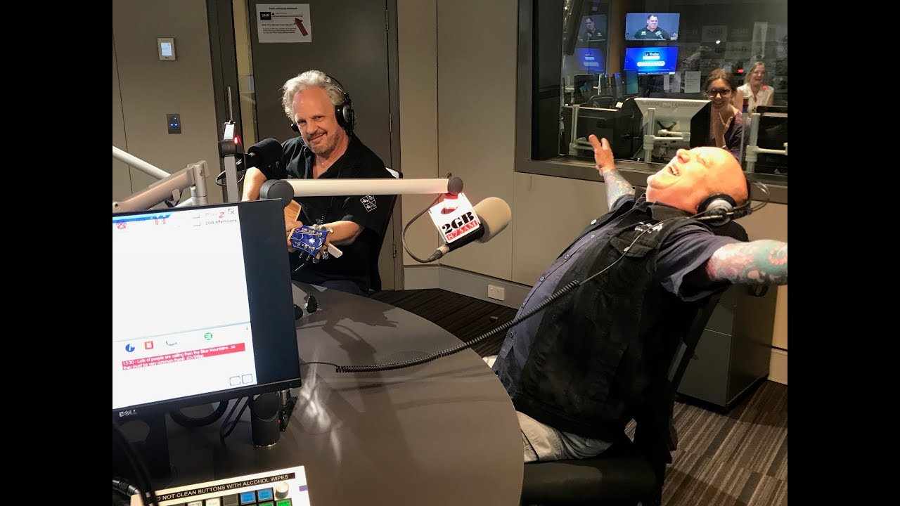 Rose Tattoo - Angry Anderson performs live with AC/DC's Mark Evans ...