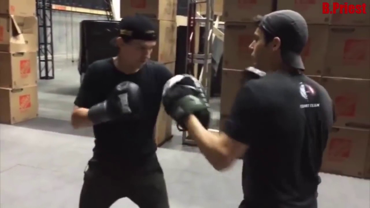 Tom Holland training for being parfect as SpiderMan at SpiderMan ...