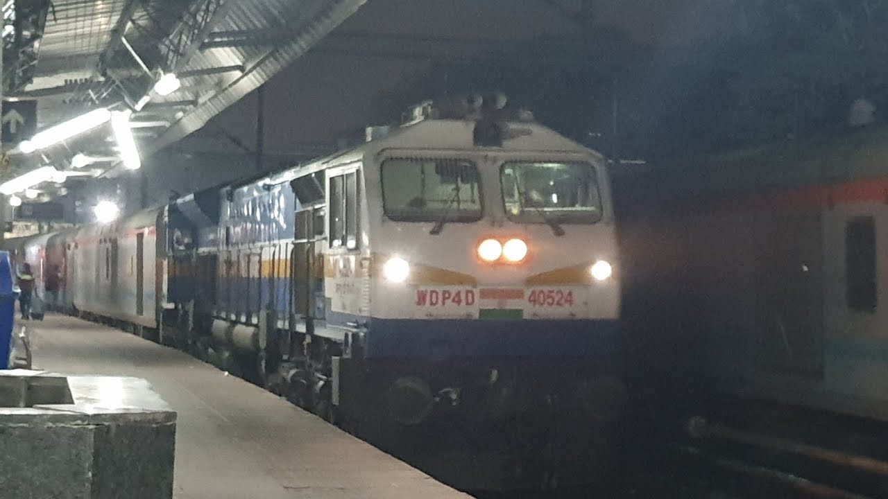 06549 SBC BGM SF EXPRESS DEPARTING KSR BENGALURU - YouTube