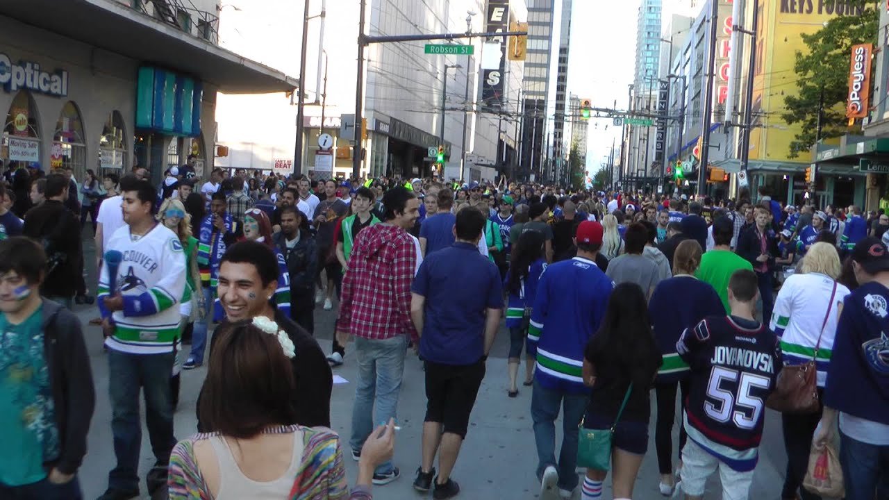 STANLEY CUP RIOTS IN FULL HD IN VANCOUVER BRITISH COLUMBIA - YouTube