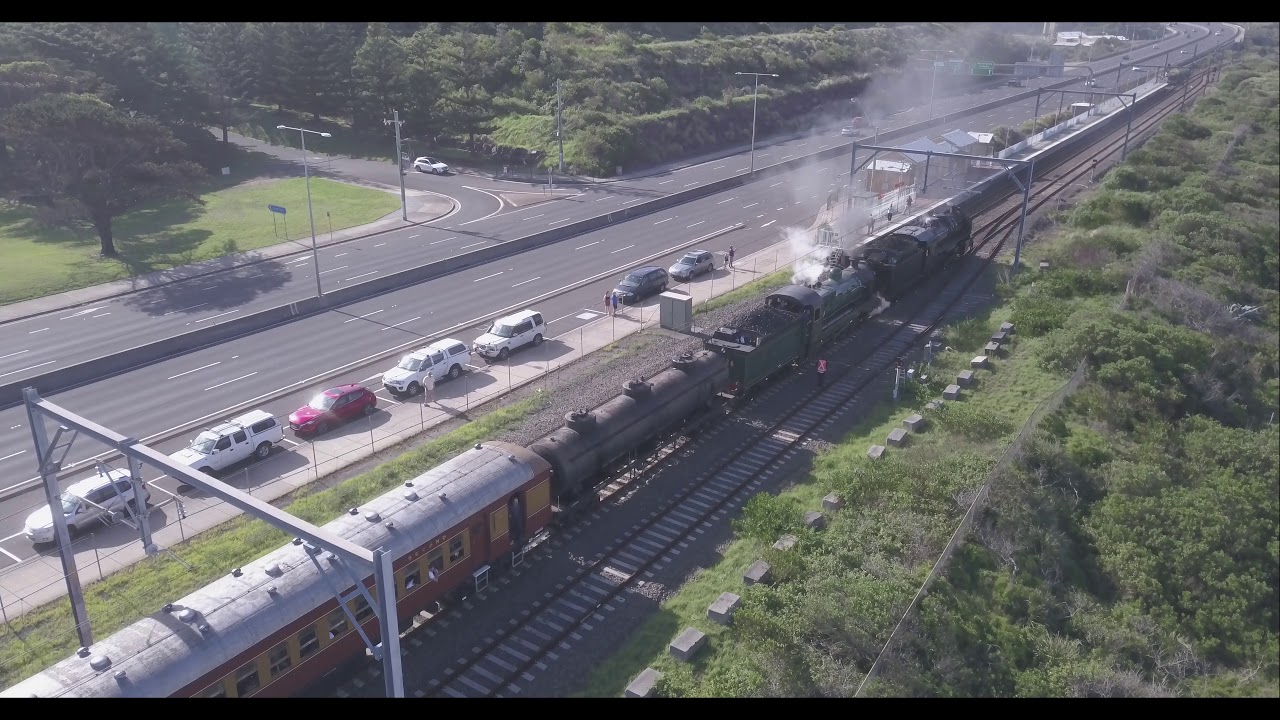 Kiama picnic train passing through Bombo Station March 2020 - YouTube