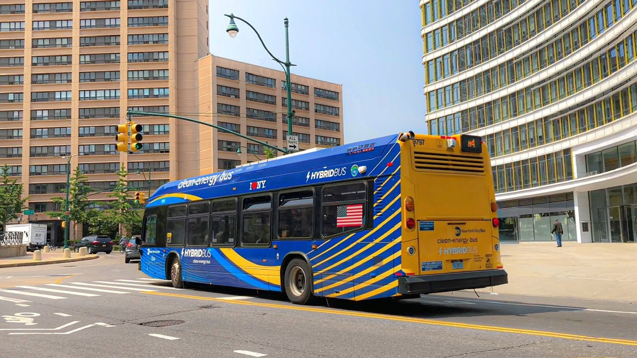 New York City Bus 2021 NovaBus LFS HEV 9797 on M4 Bus @ Frederick ...