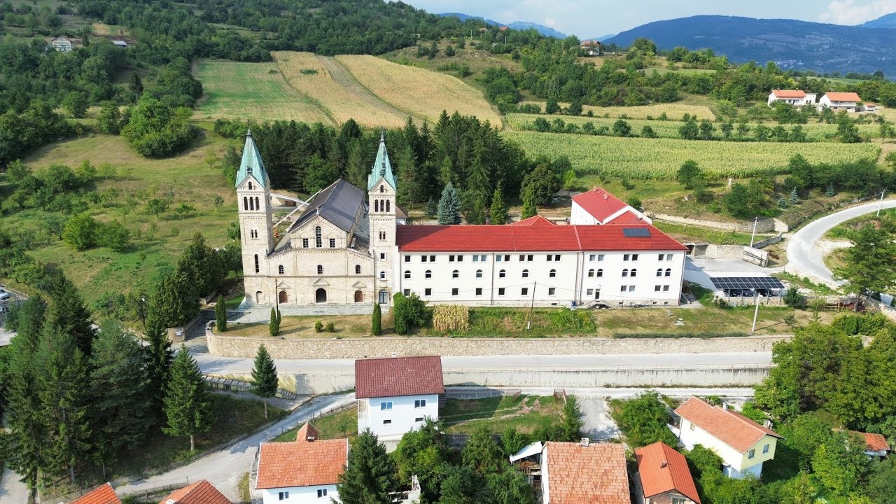 Guča Gora jedno od najljepših sela u BiH a Samostan i crkva Svetog ...