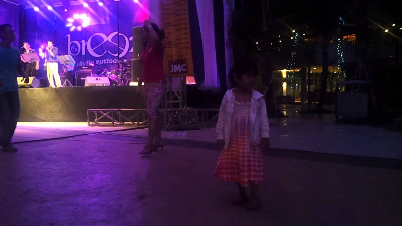 Dominique shy dancing - YouTube