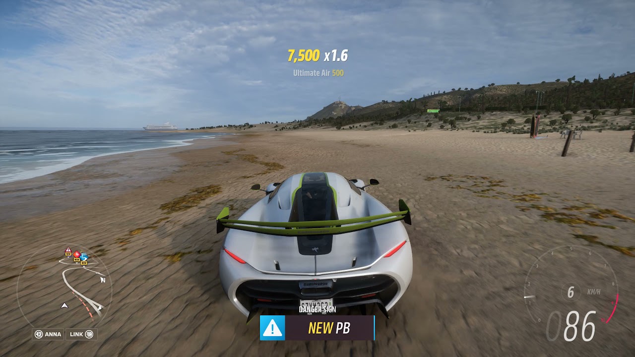 Top 1% on runway jump - Koenigsegg Jesko - YouTube