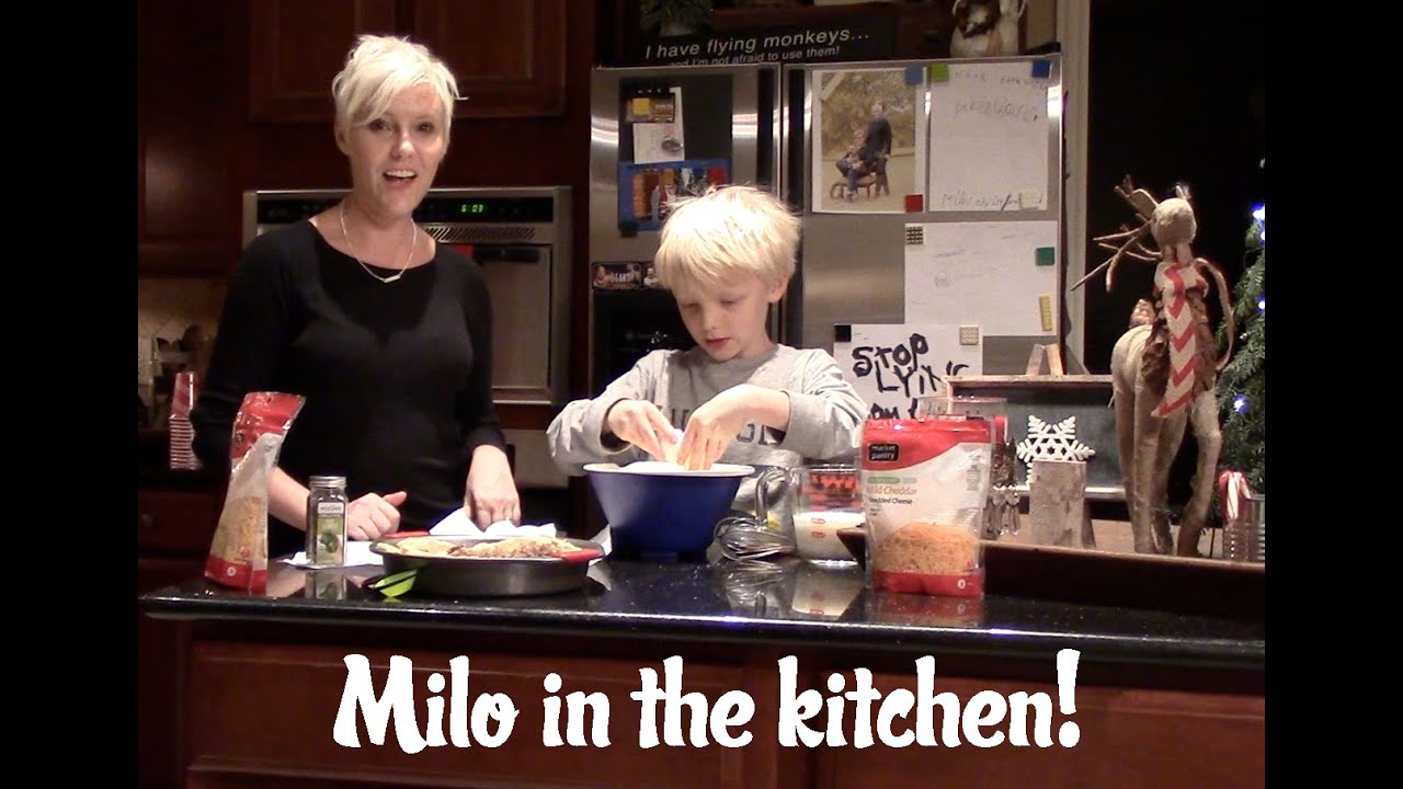 Cooking in the kitchen with Milo - Milo's Eggy Piggy Pie - YouTube