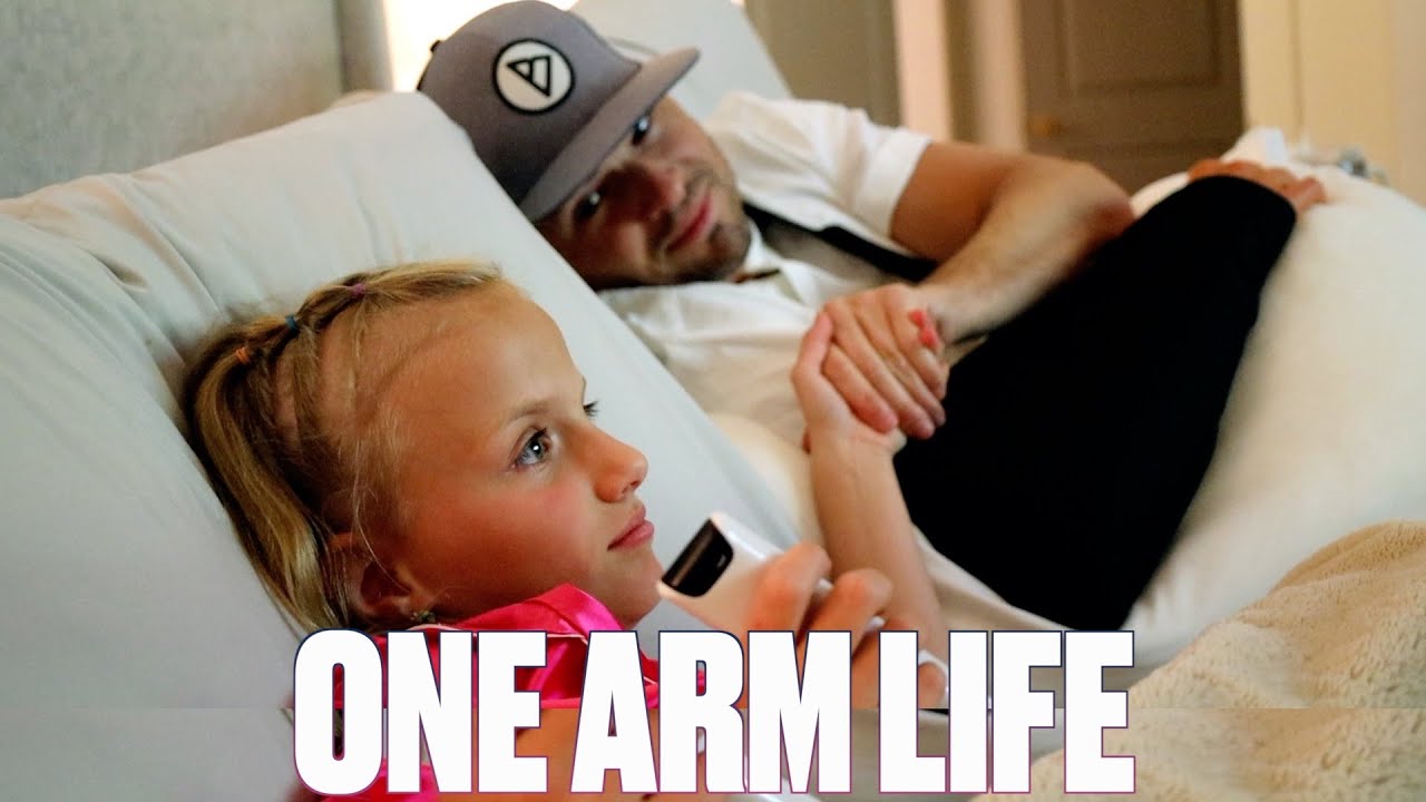 ADJUSTING TO LIFE WITH ONE "BROKEN" ARM | LEARNING TO DO SIMPLE THINGS ...
