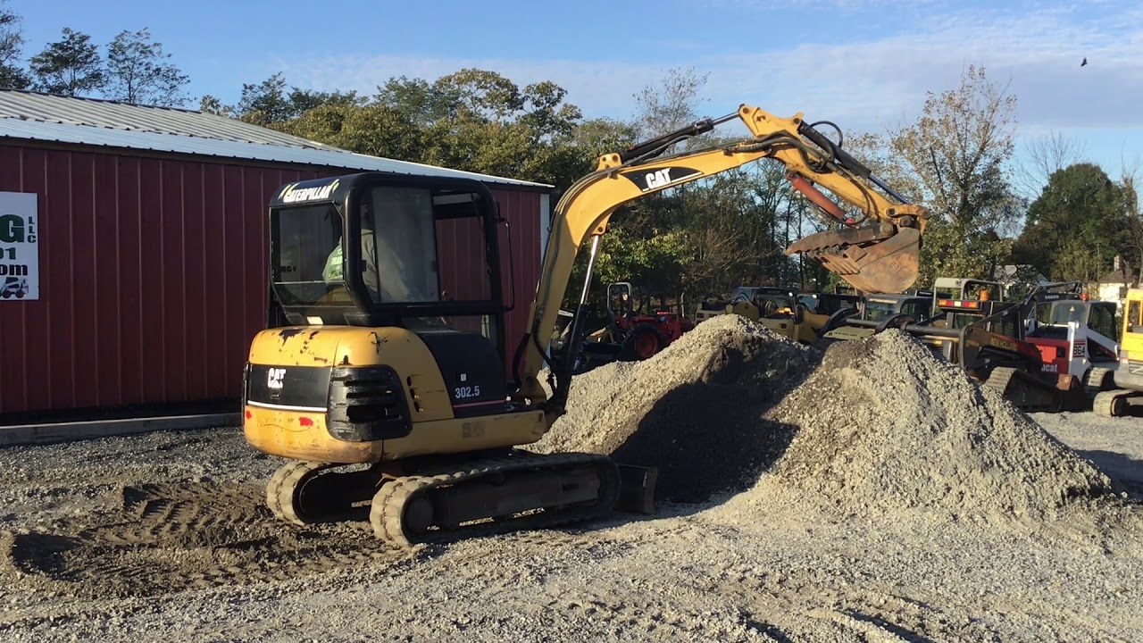 Caterpillar 302.5 Mini Excavator - YouTube