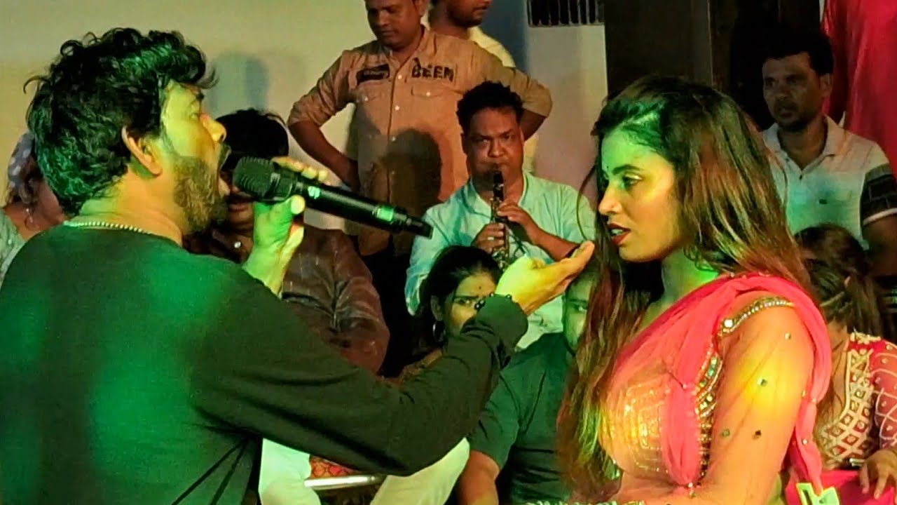 Devanand Dev live Bhojpuri stage show new Samar Singh new Mukabala stage show Devanand Dev - YouTube