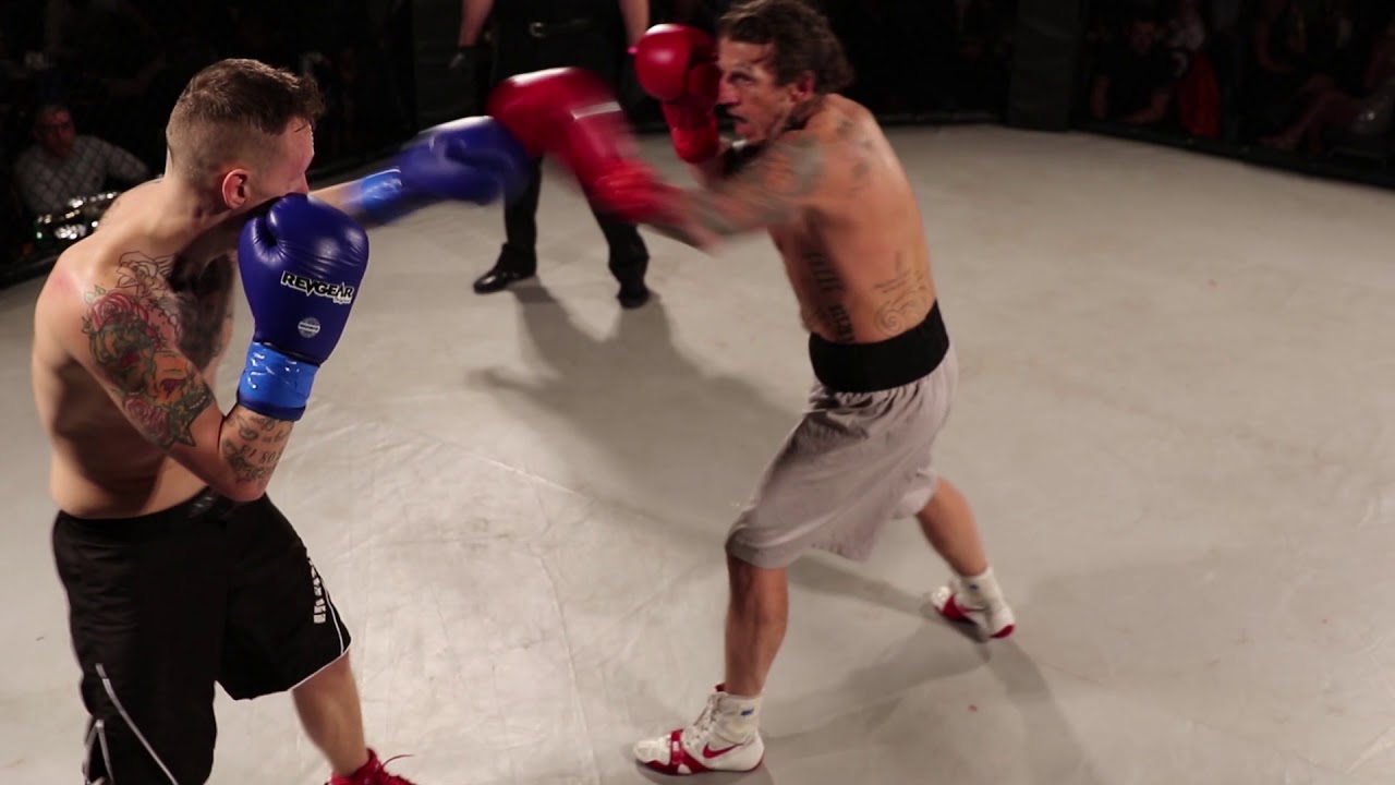 Chas Cronk v Dave Hoile - YouTube