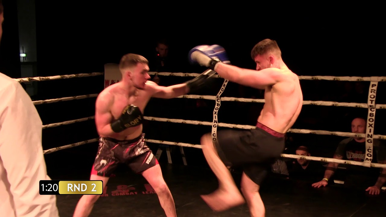 Karl Holmes vs Logan Thompson - YouTube