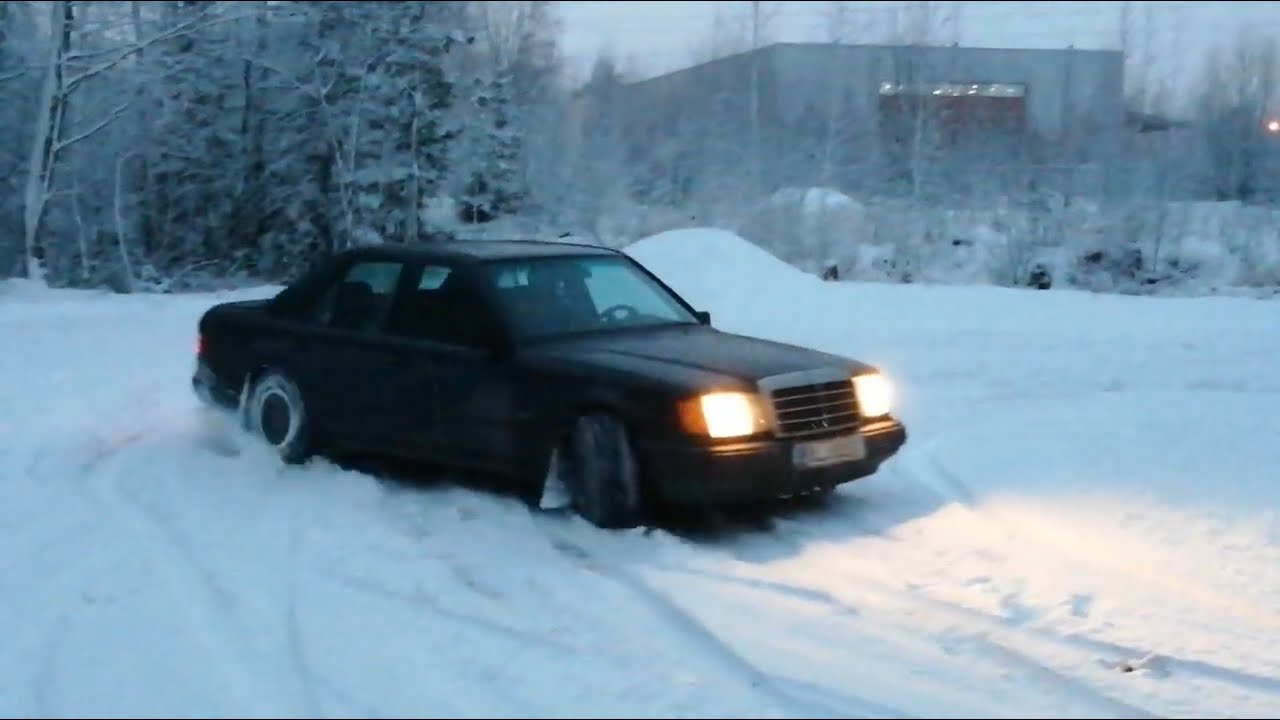 Winter fun with Mercedes w124 200E - YouTube