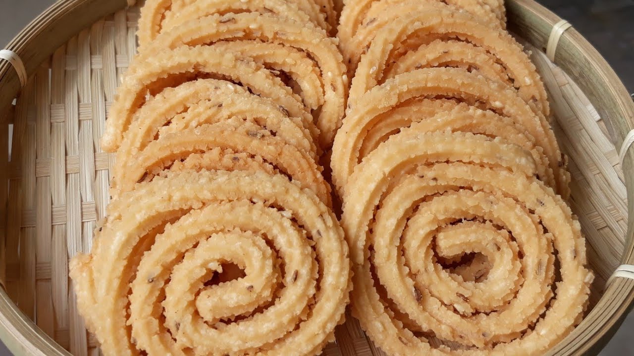 Murukku Recipe/Kuih Muruku Resepi/Diwali Snacks - YouTube