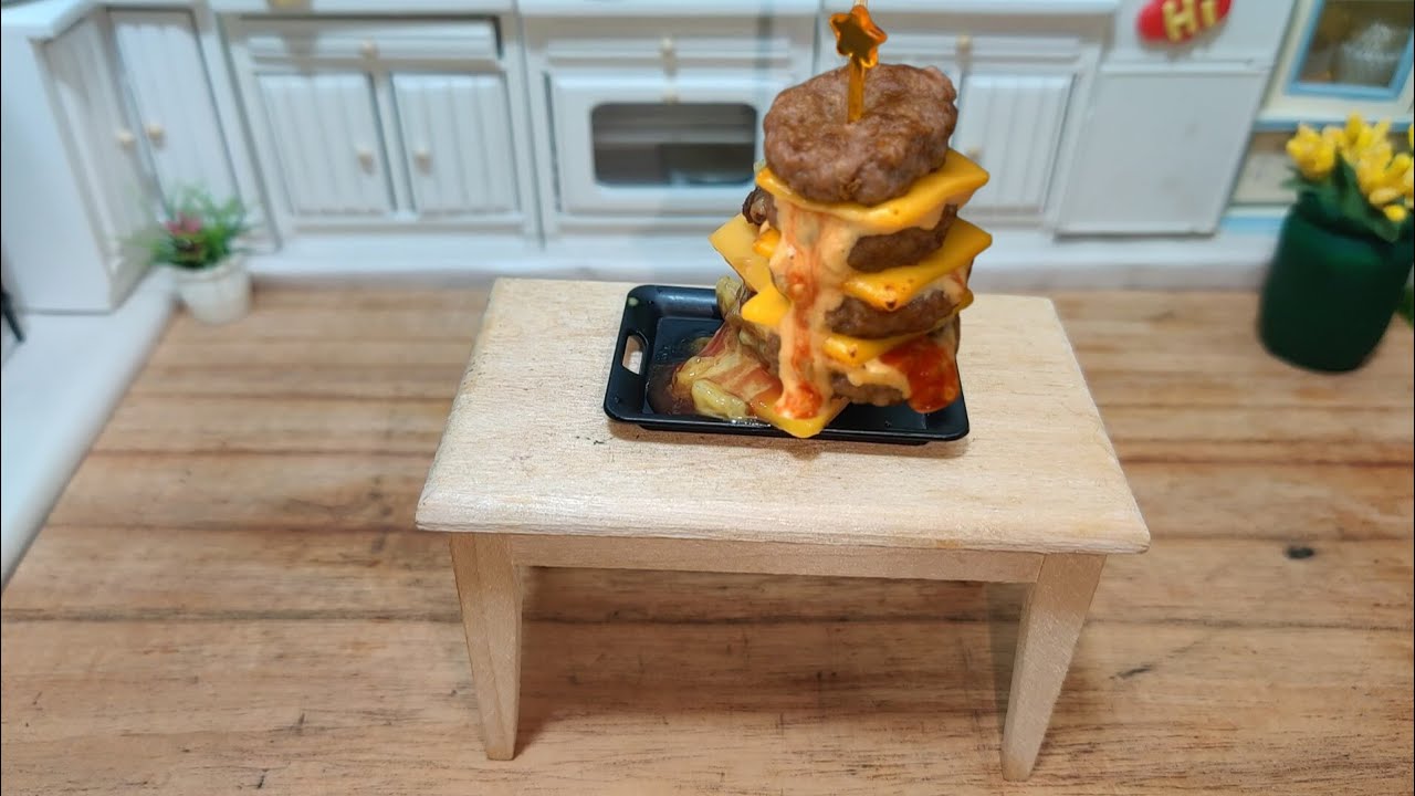 Tiny Cheese Beef Burger Made in Mini Kitchen 🤤💥 @BayashiTV_ - YouTube