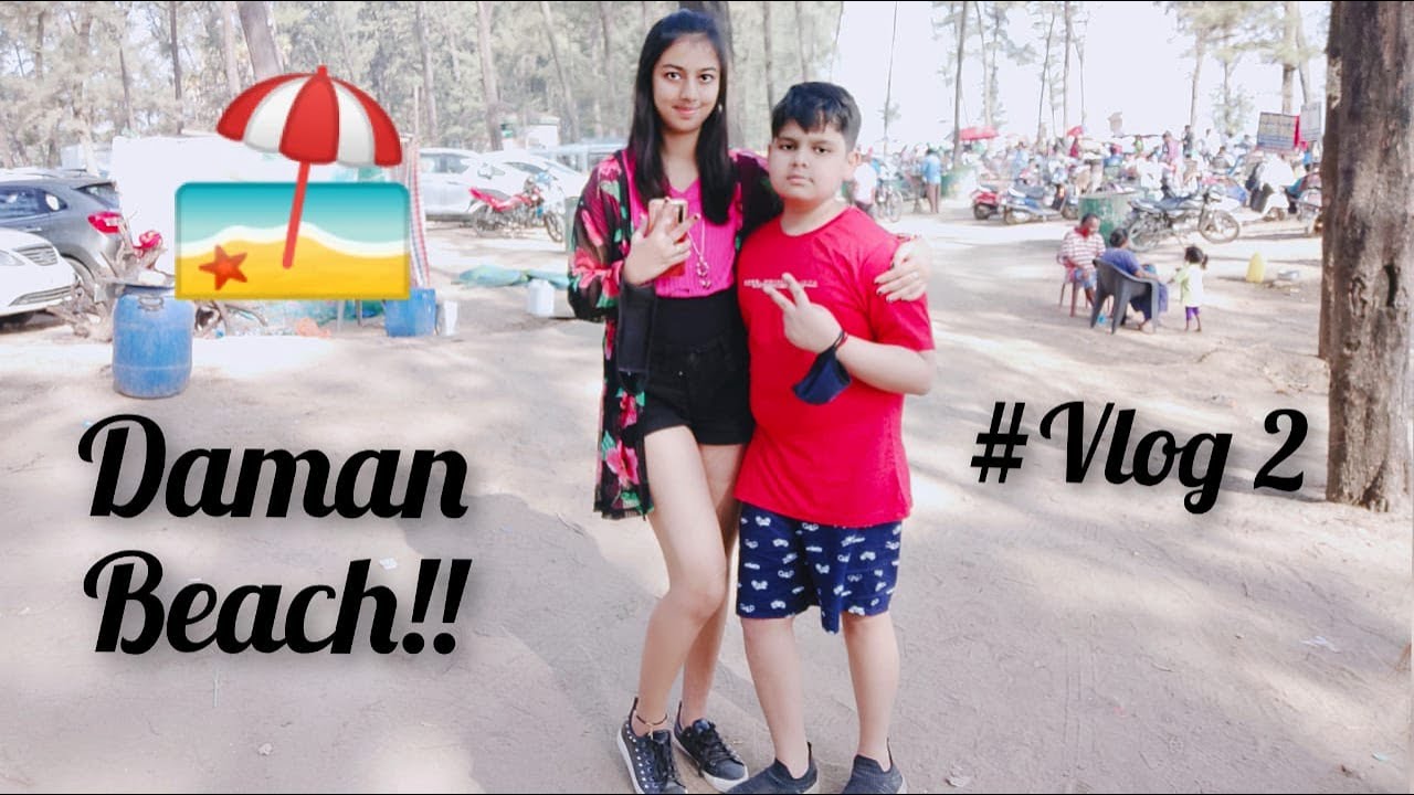 Beach Vlog | Bro vs Sis vlogs & challenges - YouTube