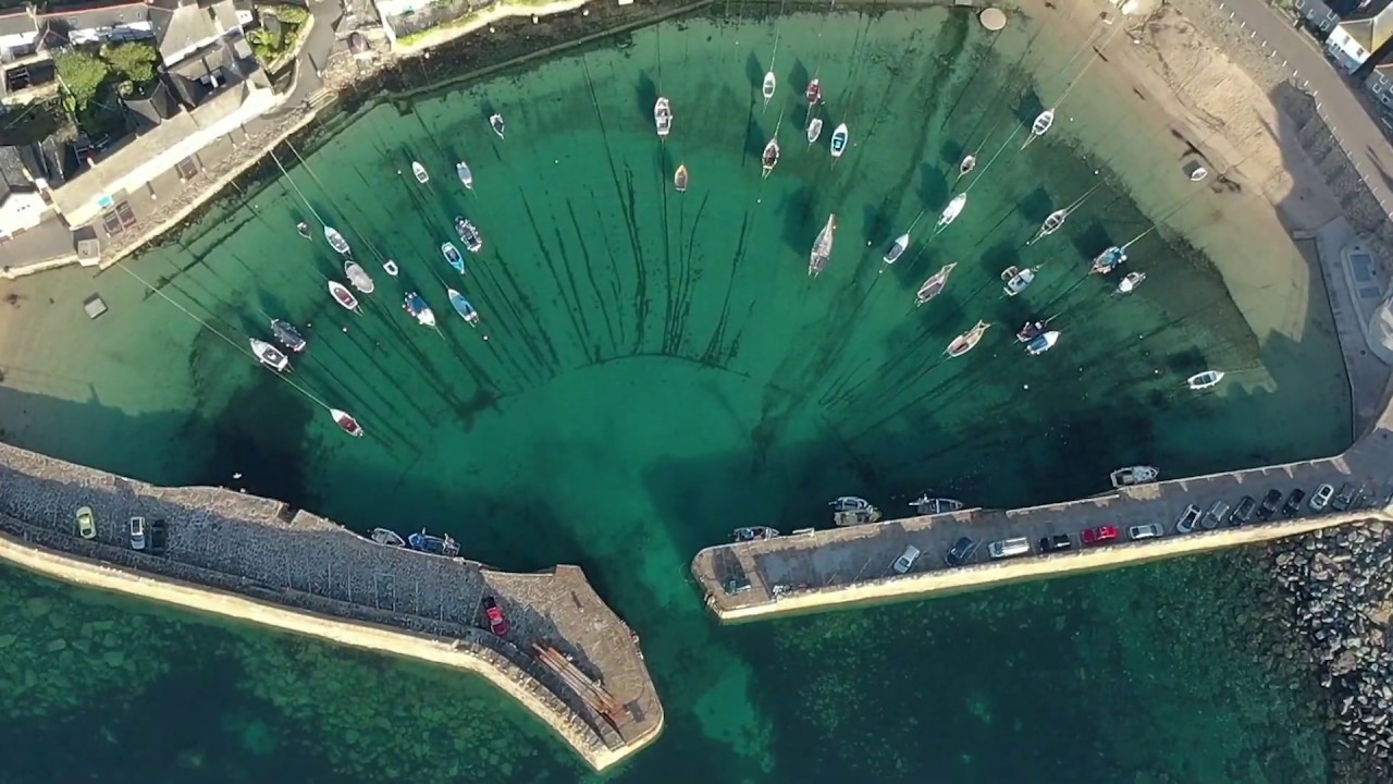 One minute of gorgeous Mousehole and its beautiful water - YouTube