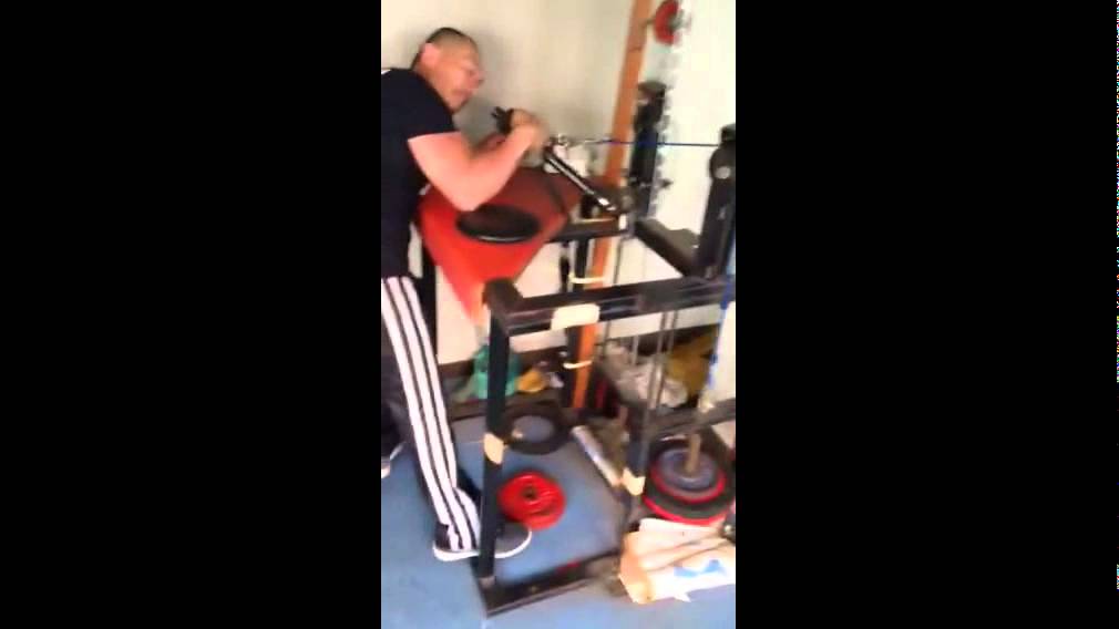 Japanese Bodybuilding/Armwrestling Gym in Kurashiki - YouTube