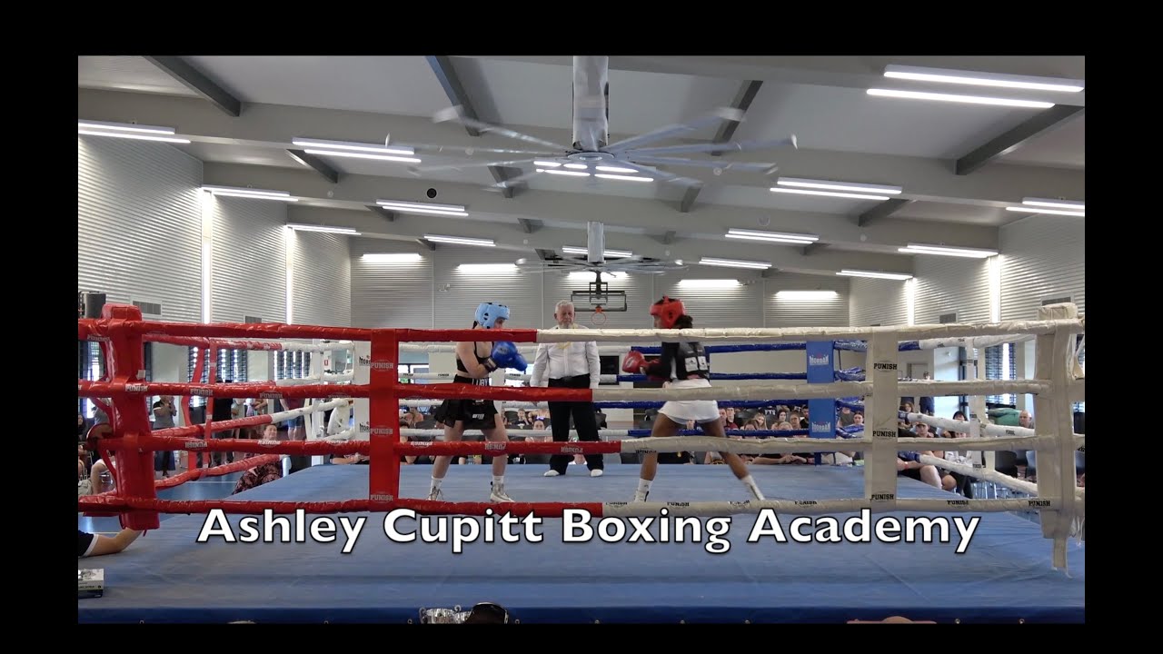 Chloe Luby vs Merwez Jia Whaleboat - Ashley Cupitt Boxing Academy video ...