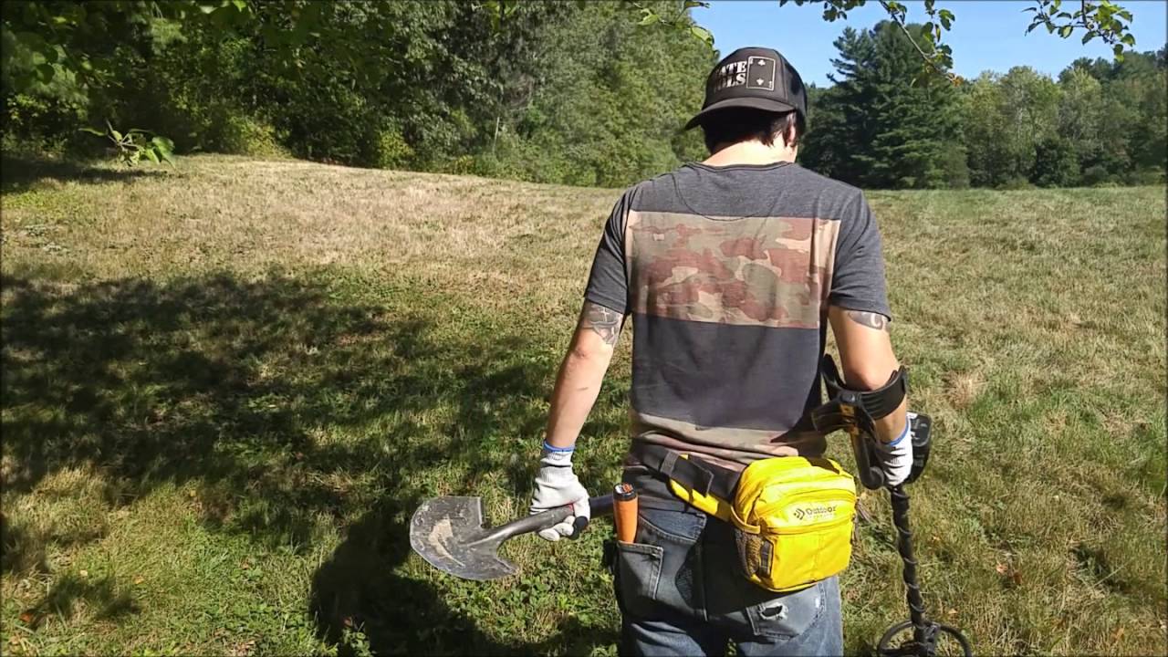 New Field, Metal Detecting - YouTube