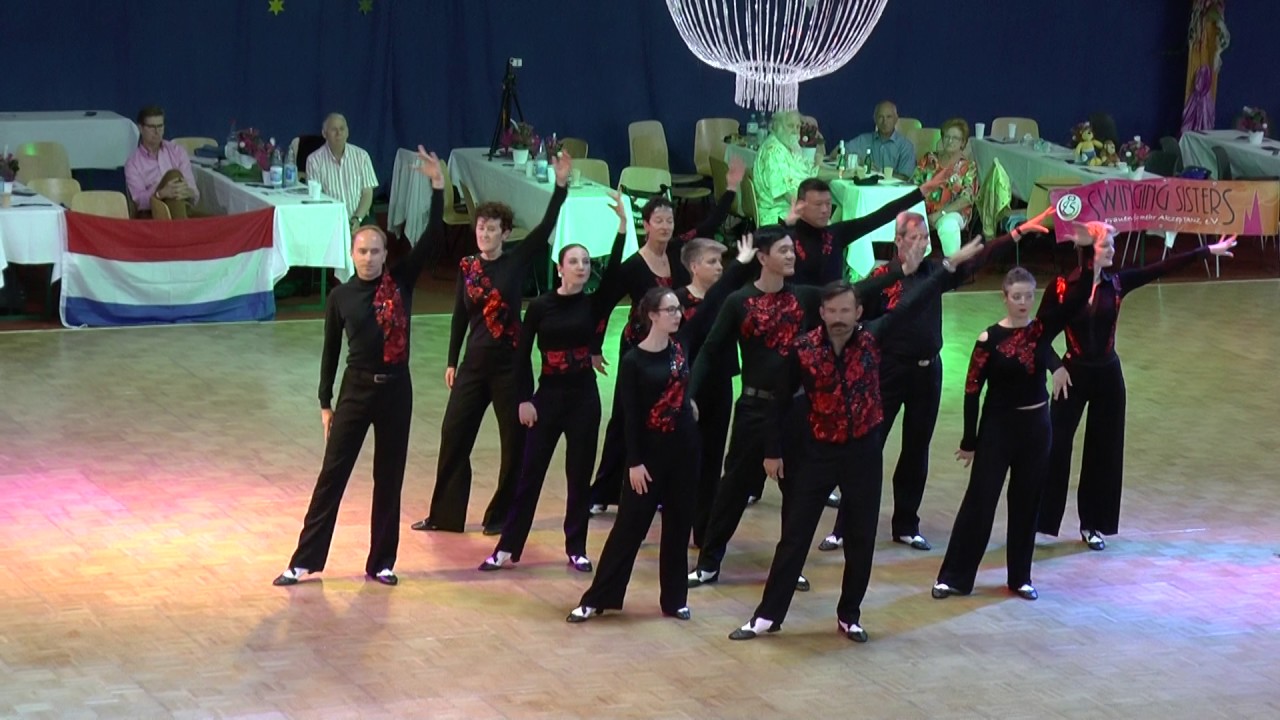 EC2017 Showdance Team Pink dancers - YouTube