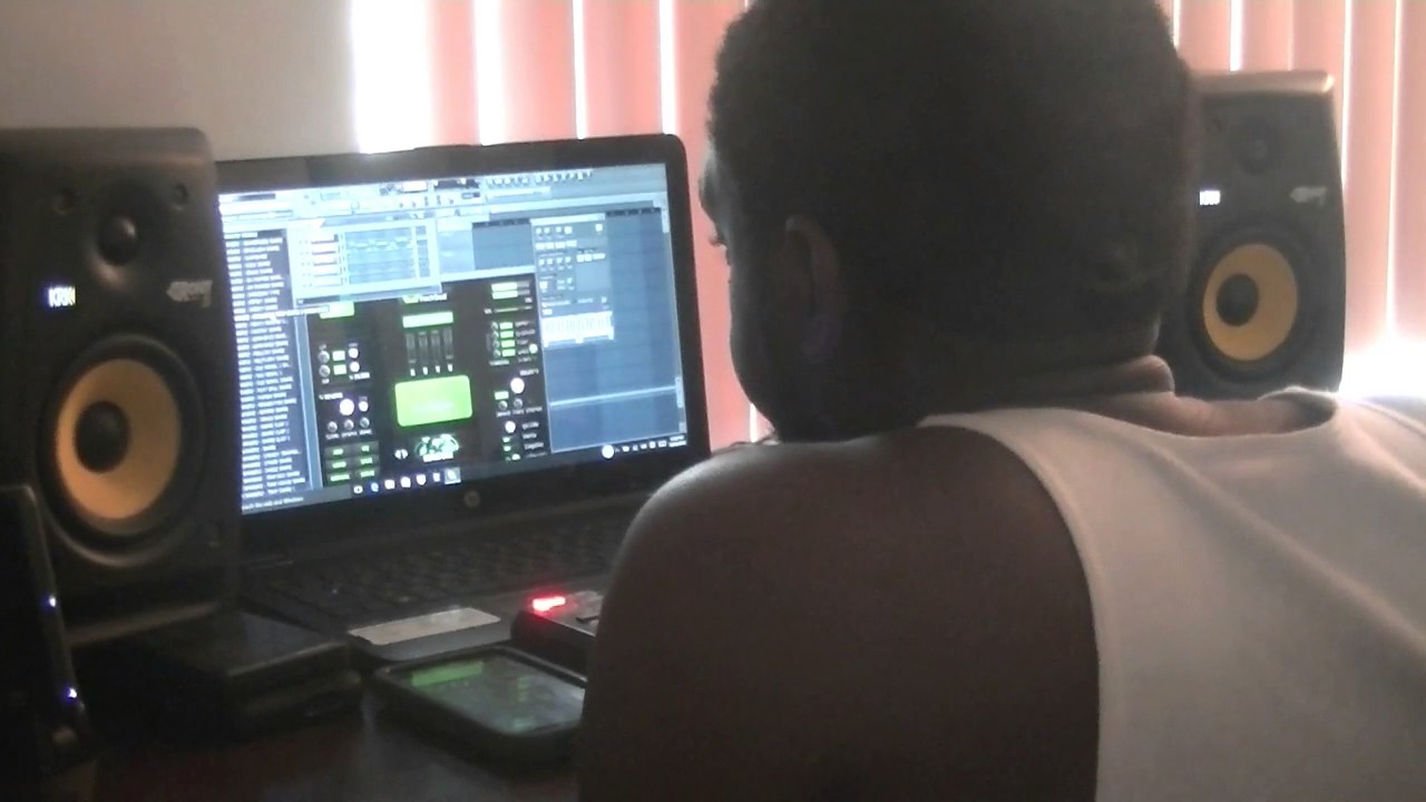 making a beat with tori bandz( trackgod) x (nexus 2) vst - YouTube
