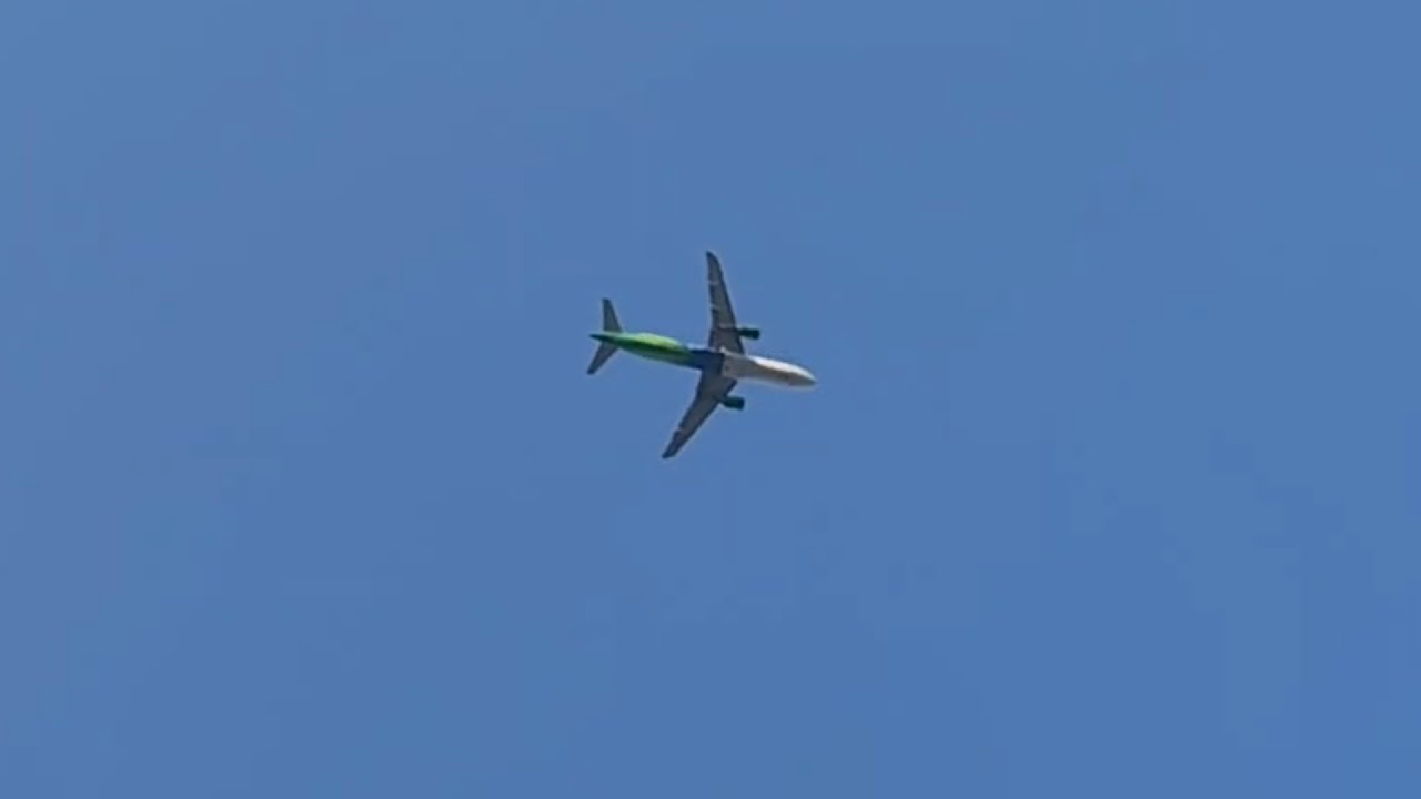 Nice FOPP Howl at 6:27am | Citilink A320 PK-GLW (Tiket.com Livery ...