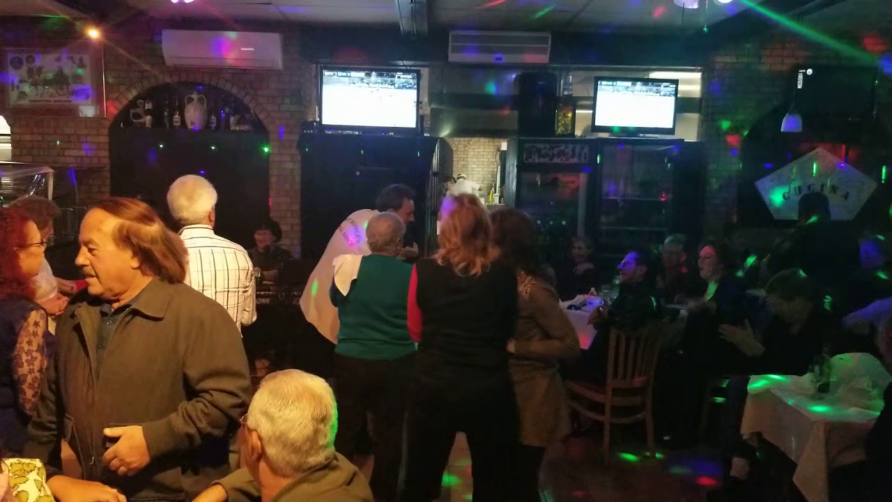 Pizza dance - YouTube