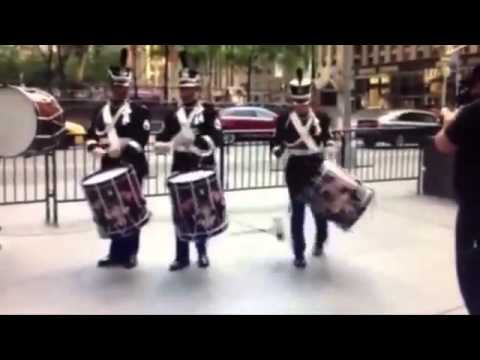 FOX news anchor AXE hits man INJURY - YouTube