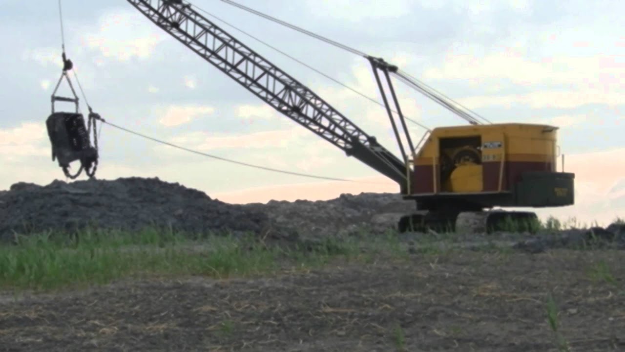 30B Bucyus Erie Crane - YouTube