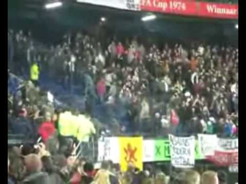 Feyenoord Lech Poznan Rellen op vak Q Rotterdam Hooligans Lech Poznań ...