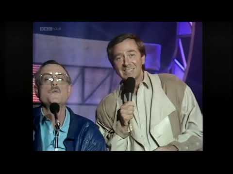 Des O'Connor and Roger Whittaker- the skye boat song (top of the pops ...