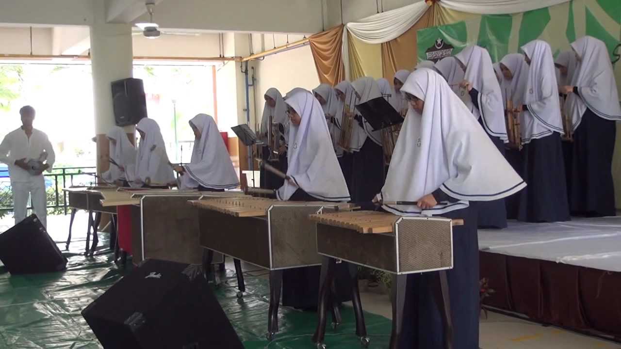 Selawat Badriyah - Madrasah Aljunied Angklung Ensemble - YouTube