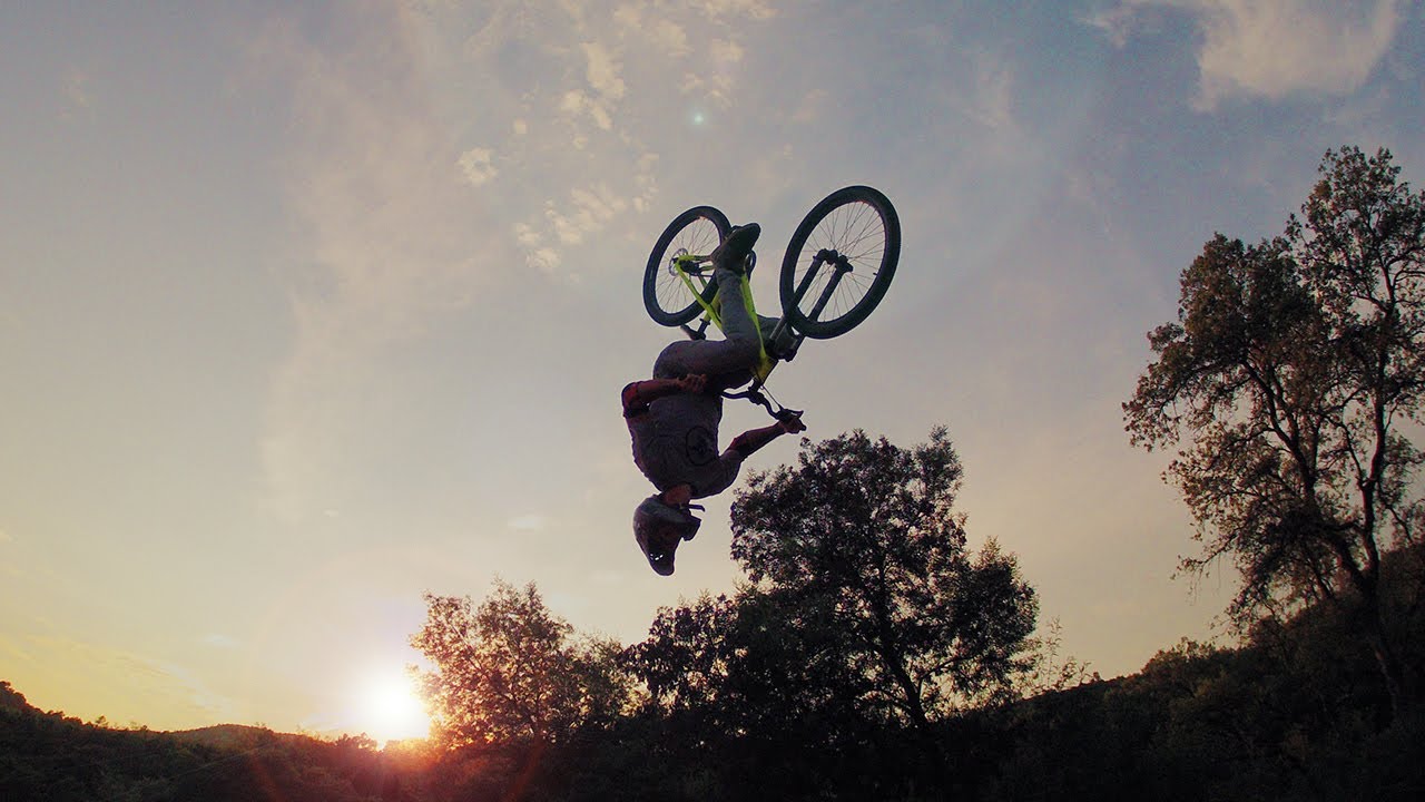 MTB on the Dirt Jumps // GoPro HD - YouTube