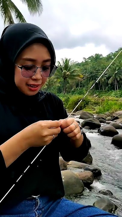 Cewek Mancing Ikan Kecil #mancing - YouTube
