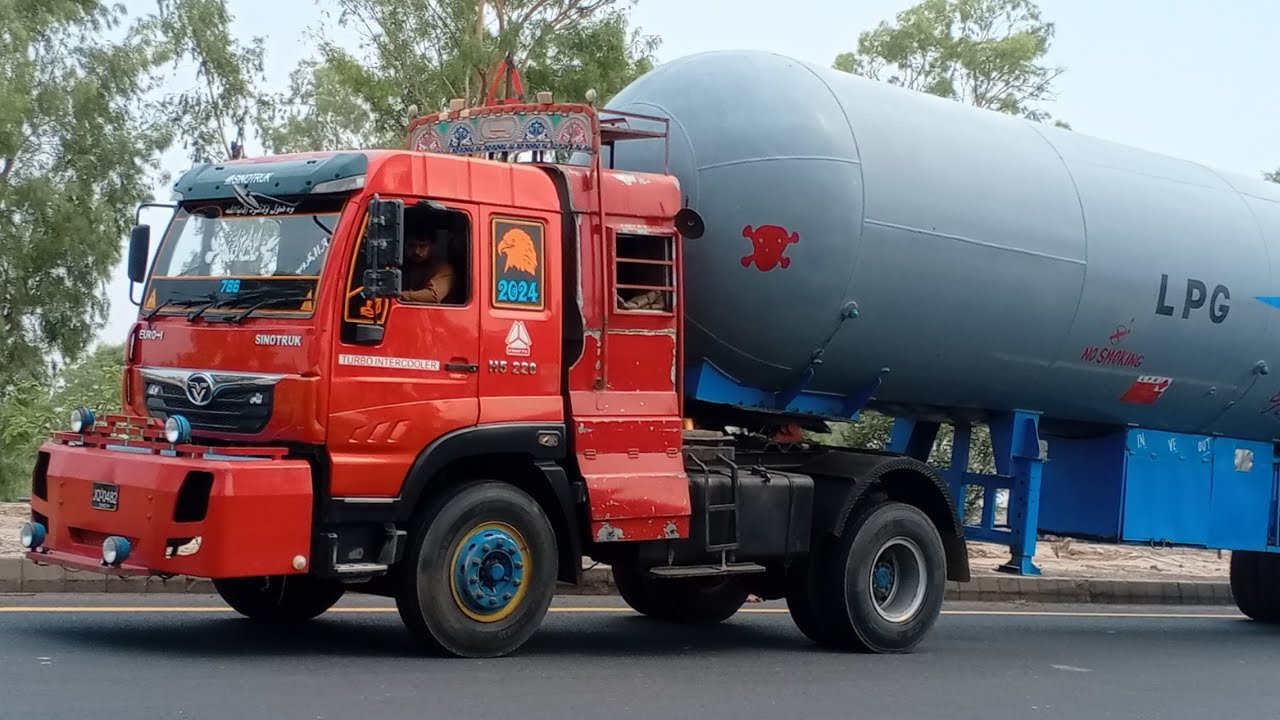 oil tanker truck | pakistan beautiful oil tanker truck dangerous ...
