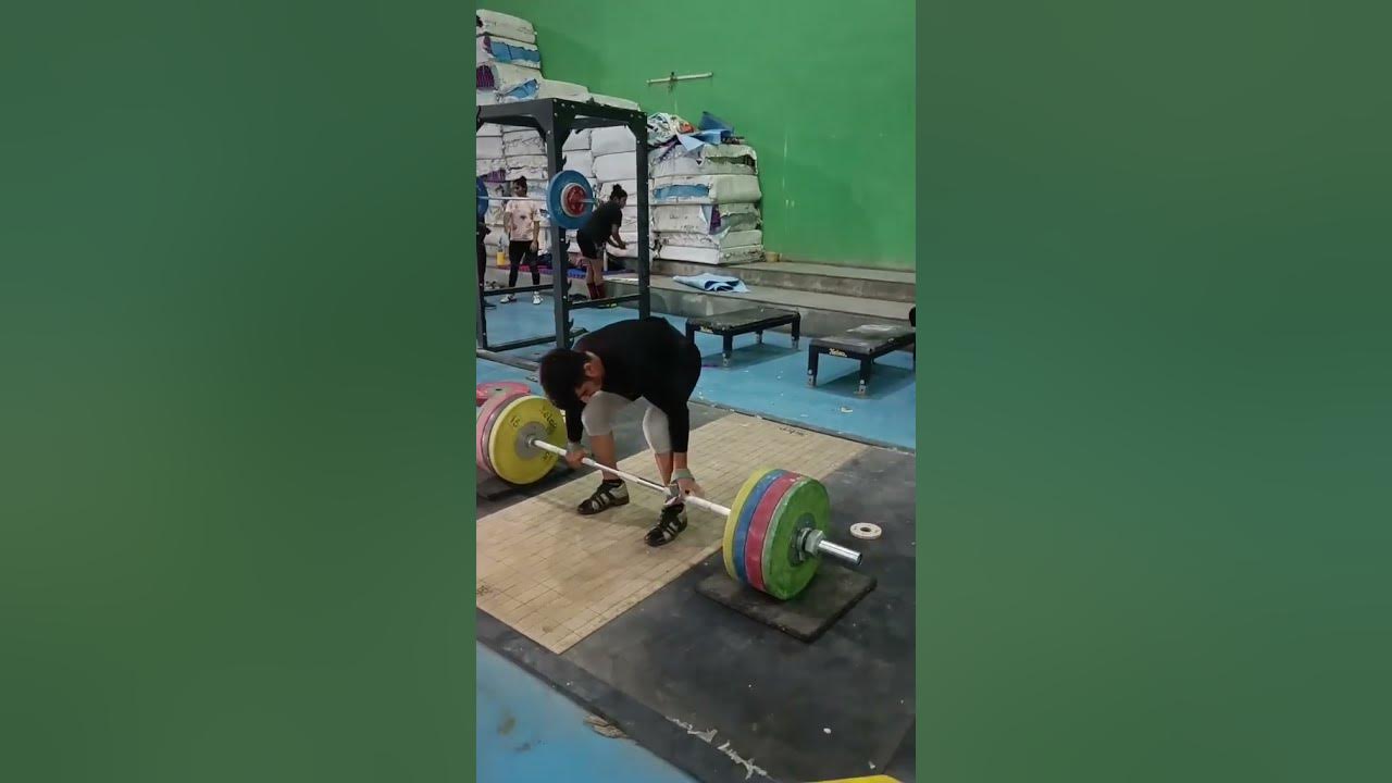 Bodyweight 60kg deadlift 165kg - YouTube