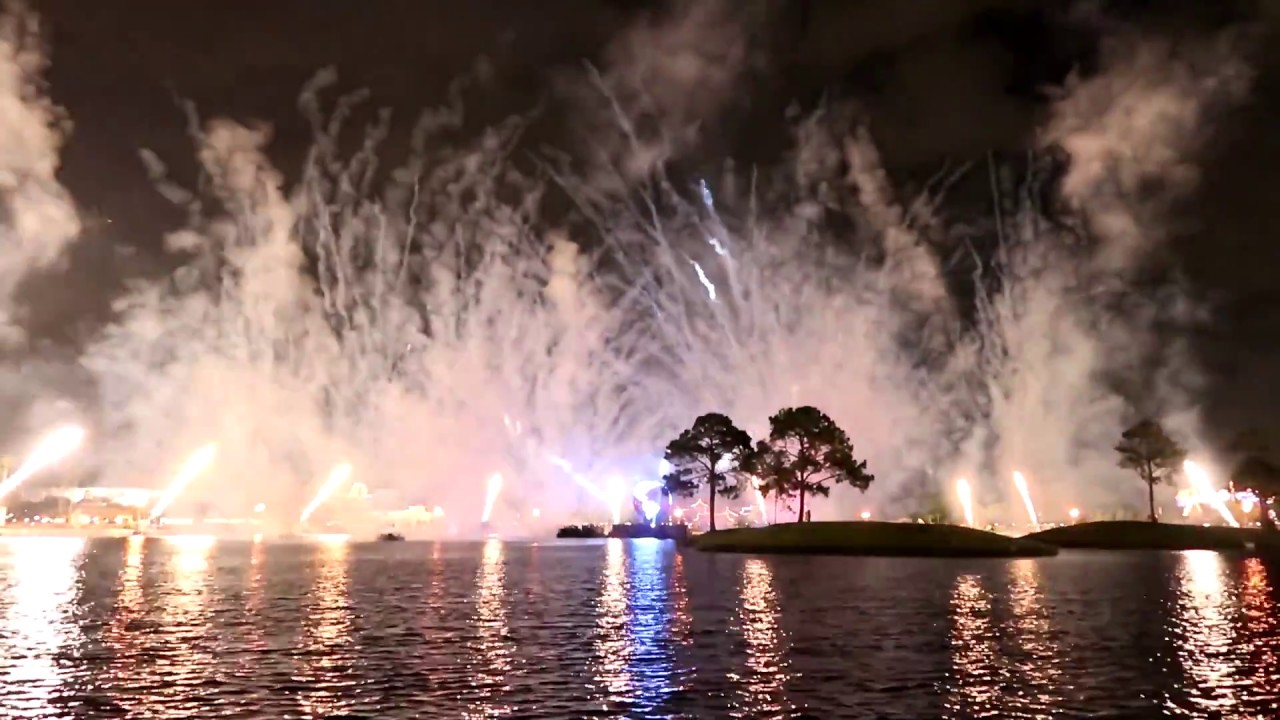 IllumiNations: Reflection of Earth Fireworks Show Epcot Disney World ...