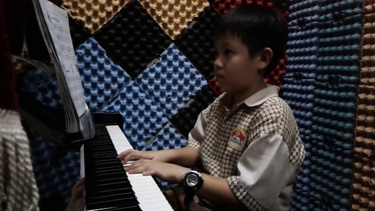 Piano lesson Perfect Posture by Darren - YouTube