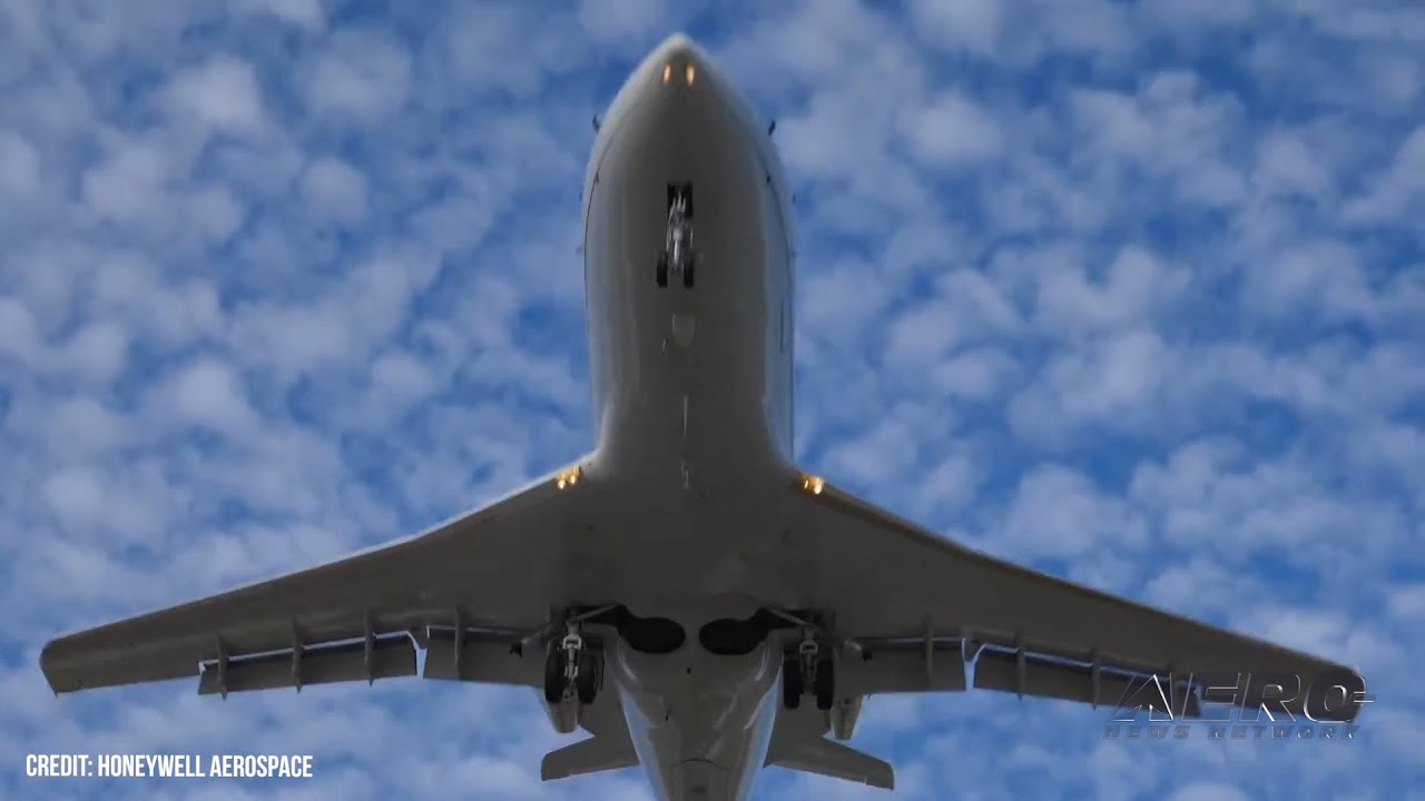 Airborne 10.19.23: JetWave X SATCOM, Air-Show Pilot Hutchins, Foreflight - YouTube