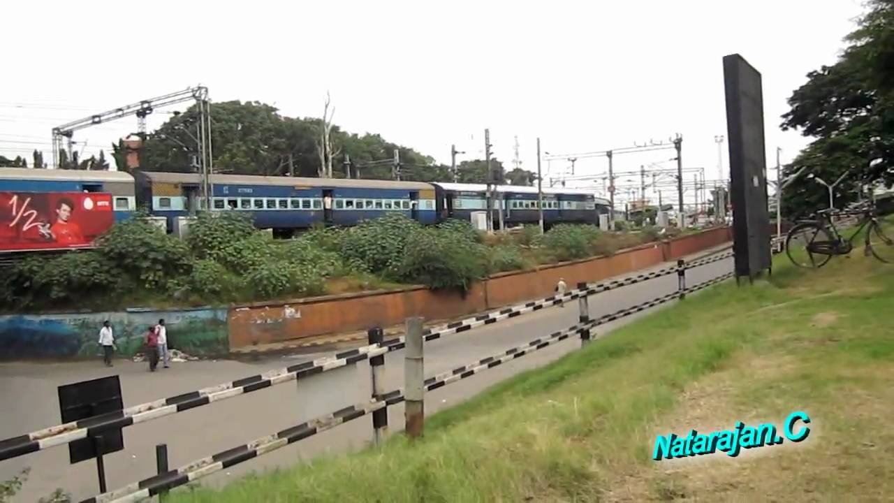 Ernakulam Express departs from Bangalore City JN - YouTube