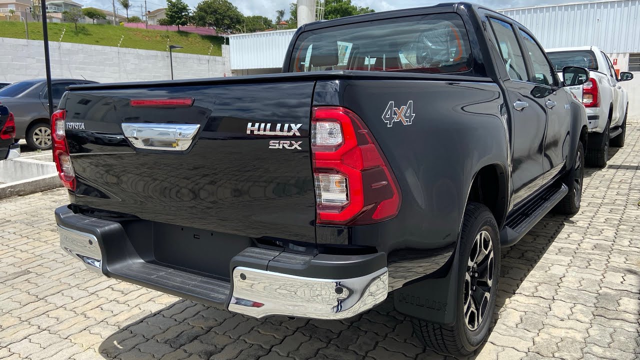 TOYOTA HILUX 2023 SRX BLACK 2.8 TURBO DIESEL 4X4 CHEGA NO MESMO PREÇO ...