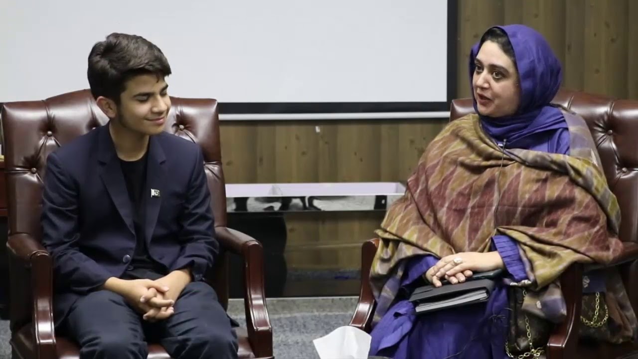 Little Professor Hammad Safi And CEO Taaray Zameen par Tust - YouTube