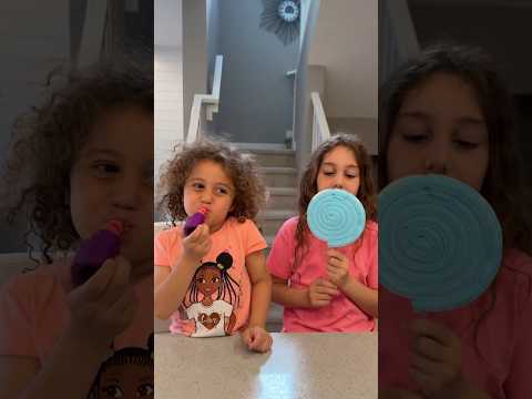 Lipstick 💄 lollipop prank on cute sister 😂🤣🍭🥰 #shorts
