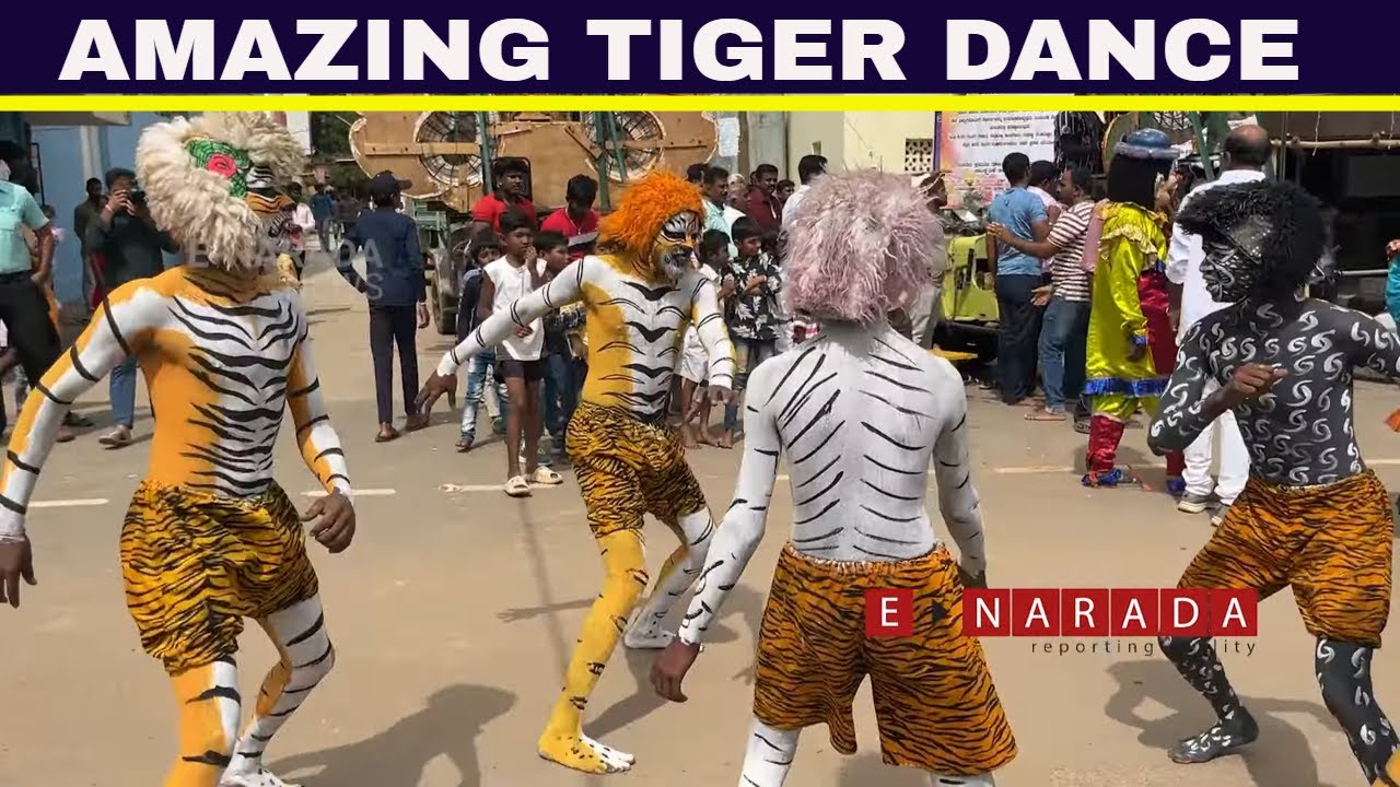 Tiger Dance at Sampige halli jatre | ಹುಲಿ ವೇಷ | Folk dance | ಜಾನಪದ ಕಲೆ ...