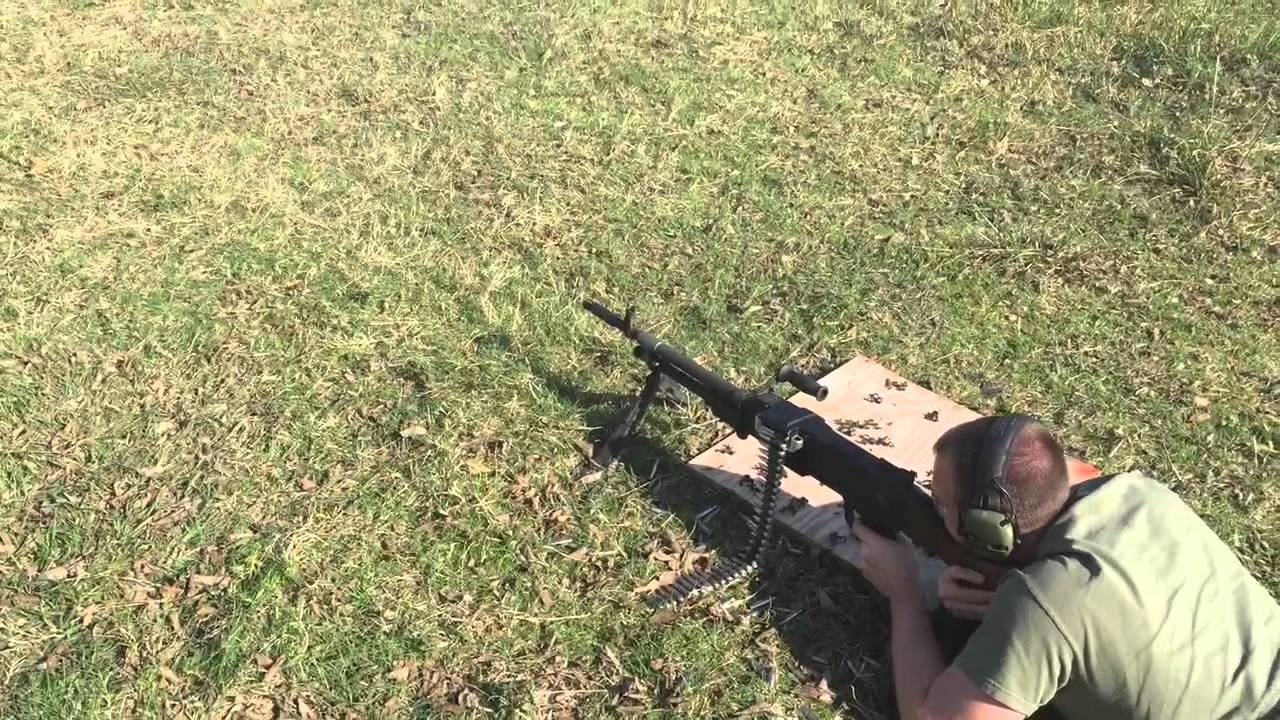 FN MAG-58 / M240 Belt-fed machine gun - YouTube