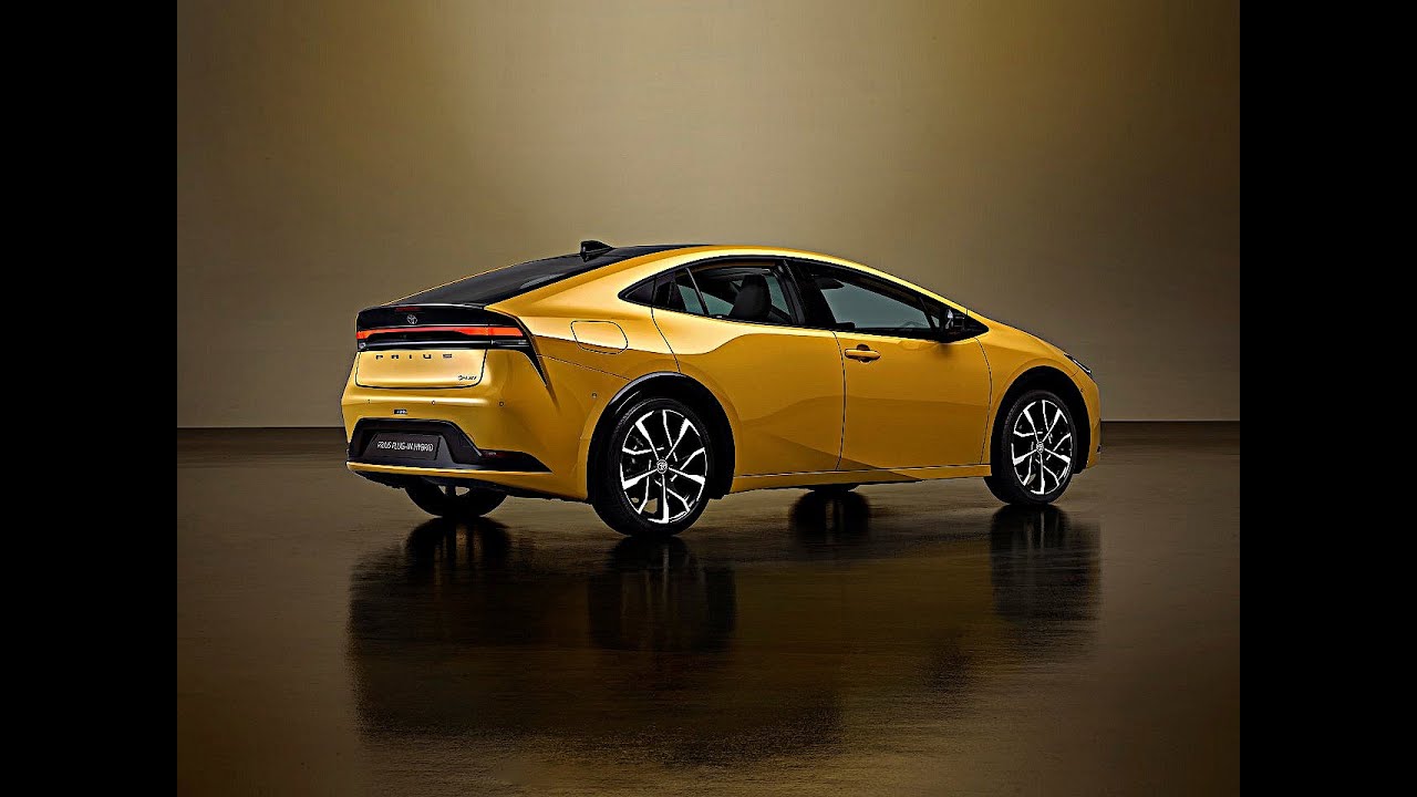 Nowa Toyota Prius plug in hybrid 2023 - moc aż 223 KM , przyspieszenie ...