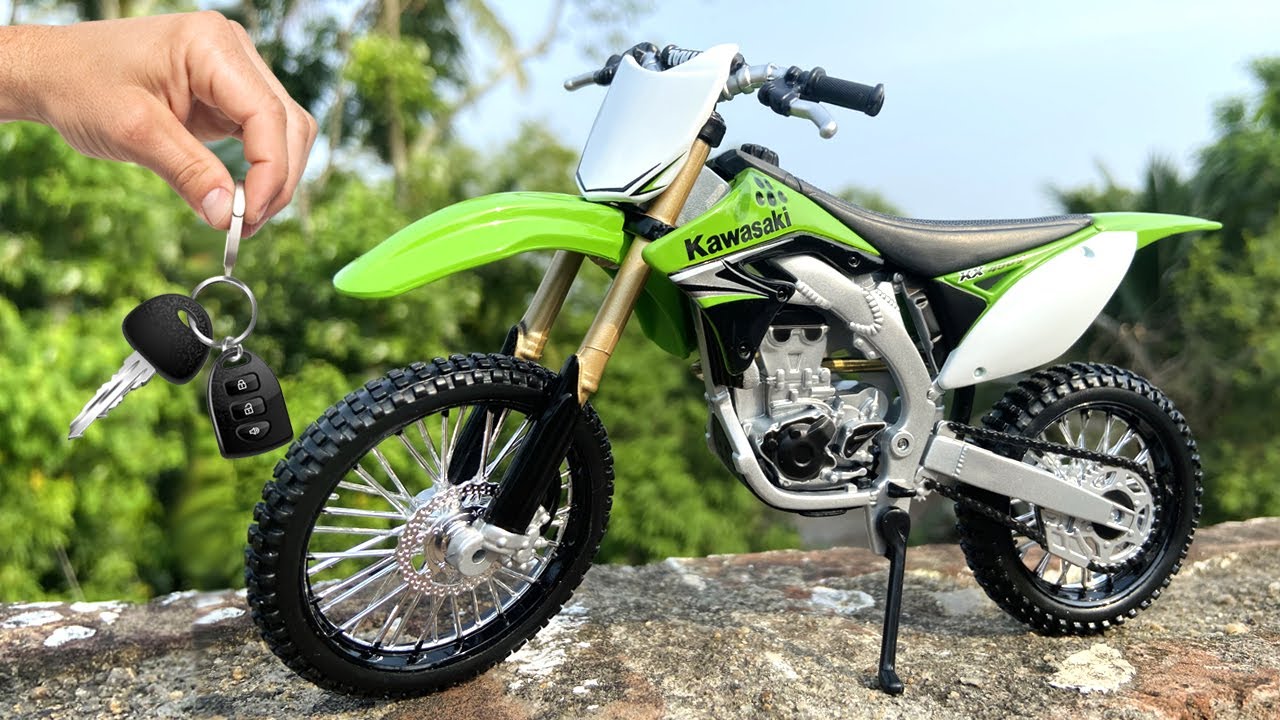 Live Stream 🔴 Unboxing of Scale 1:18 Model Yamaha YZF-R6 | Die-Cast ...