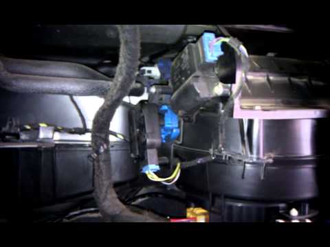 Audi A4 глюк потенциометра G 113 воздушной заслонки V71 .3gp - YouTube